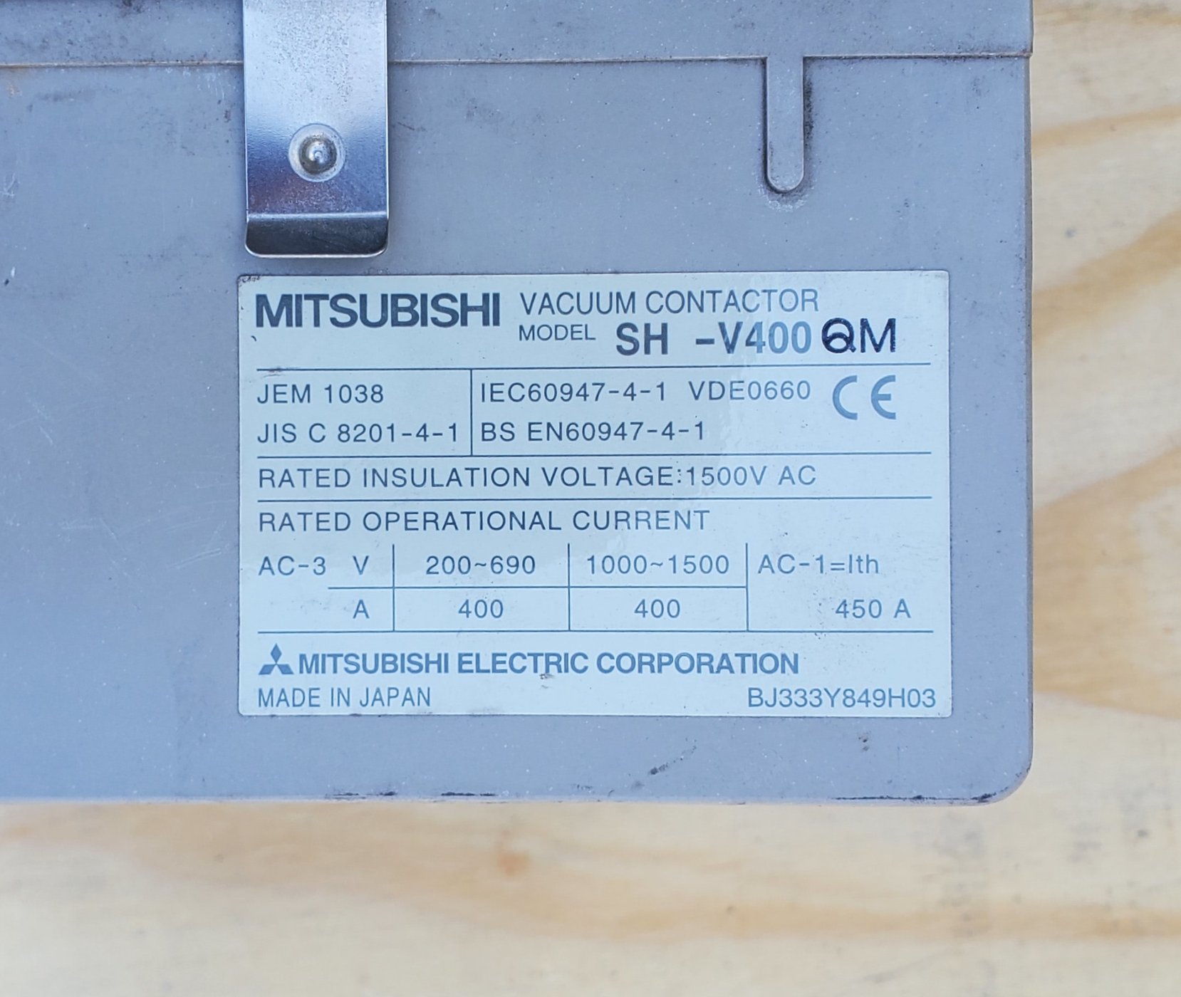 Mitsubishi Vacuum Contactor SH-V400QM — Breaker Hunters, Inc.