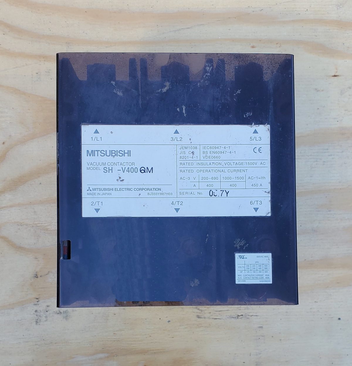 Mitsubishi Vacuum Contactor SH-V400QM — Breaker Hunters, Inc.